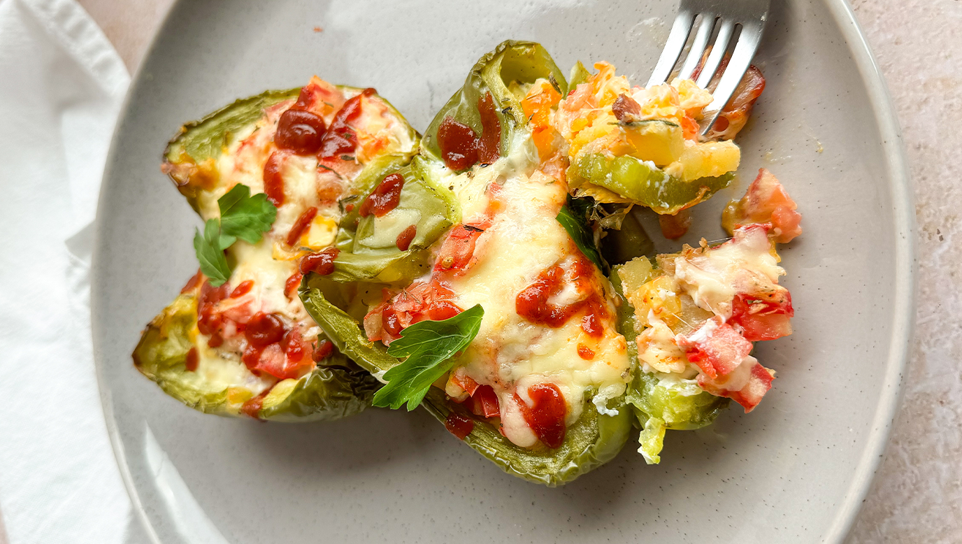 Loaded Capsicum Egg Boats – Farmers Pick